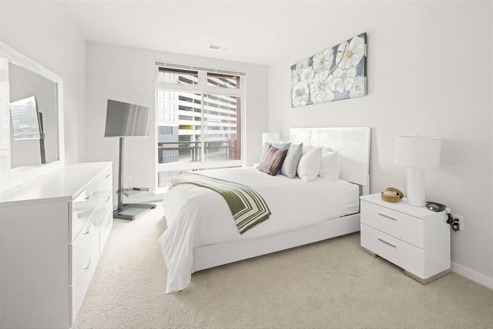 7 Min From Dulles Airport | Onsite Retail+ Fast Internet | Near Dc - Reston, VA