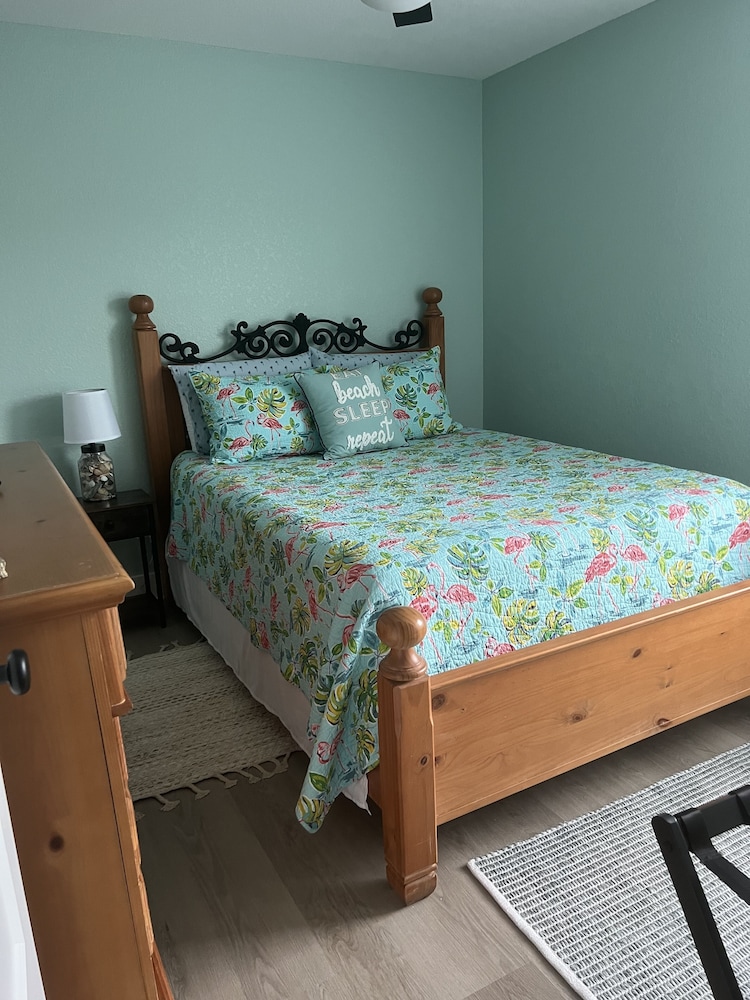 Salty Mermaid Lodge: Newly built 2023, Panoramic views, 4X4 area ...