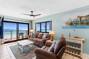 Condo, várias camas (Sundunes 134) | Área de estar | TV