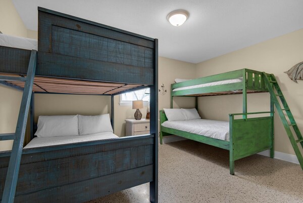 Bungalow By The Sea-starfish - Navarre, FL