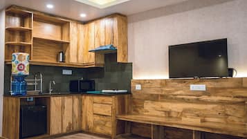 Apartamento família, 1 quarto, cozinha, vista para o pátio | Cozinha privada