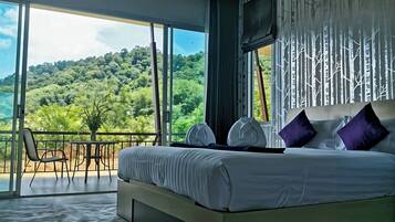 Villa Deluxe, vista para o lago | 1 quarto, minibar, com decoração personalizada
