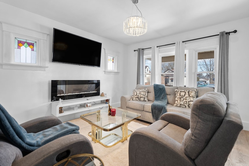 Beautiful Renovated Oasis House - Fallsview Indoor Waterpark