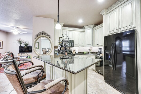 Pet-friendly Dover Cottage W/ Deck + Mtn Views! - Mount Nebo State Park, Dardanelle