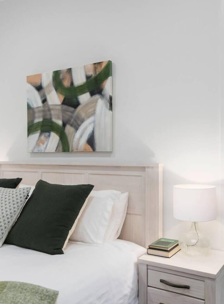 South Beach Escape Sensational Shell Cove Living - Shellharbour