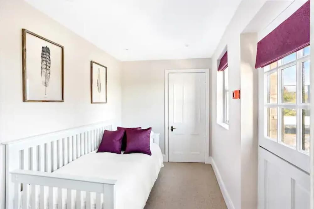 Luxury Harrogate Townhouse Apartment With Parking - Harrogate