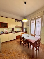 Quarto, 1 quarto, acessível, para fumantes | Sala de jantar