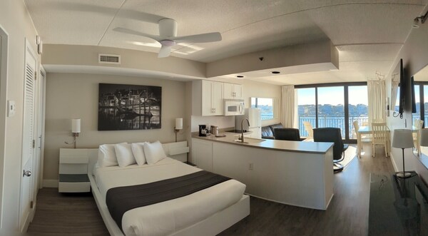 Harbor Inn - Carolina Beach, NC