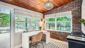 Casa, várias camas (Northwood Haven) | Interior