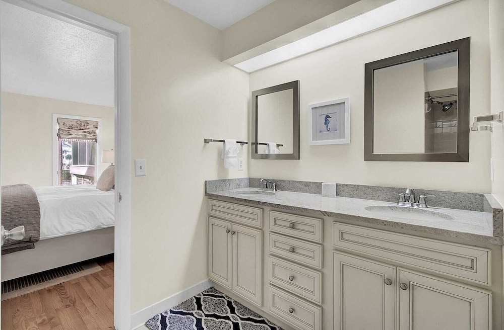 401 Yacht By Avantstay Marina View, Pool, Porch - Mount Pleasant, SC