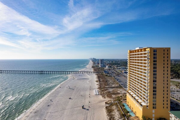 Beachfront 3bdr Private Beach Access, Ocean Views, Gym Sunscape By Avantstay - Panama City Beach, FL