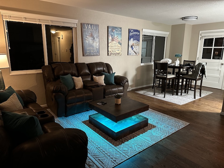 Newly Renovated Ski Themed Home With Brand New Furniture - 아르바다