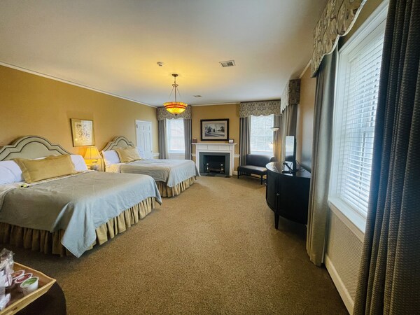 Excelsior At The Manor House - Winston-Salem, NC