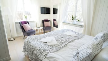 Quarto casal, vista para o jardim | Roupas de cama antialérgicas, Wi-Fi de cortesia, roupa de cama