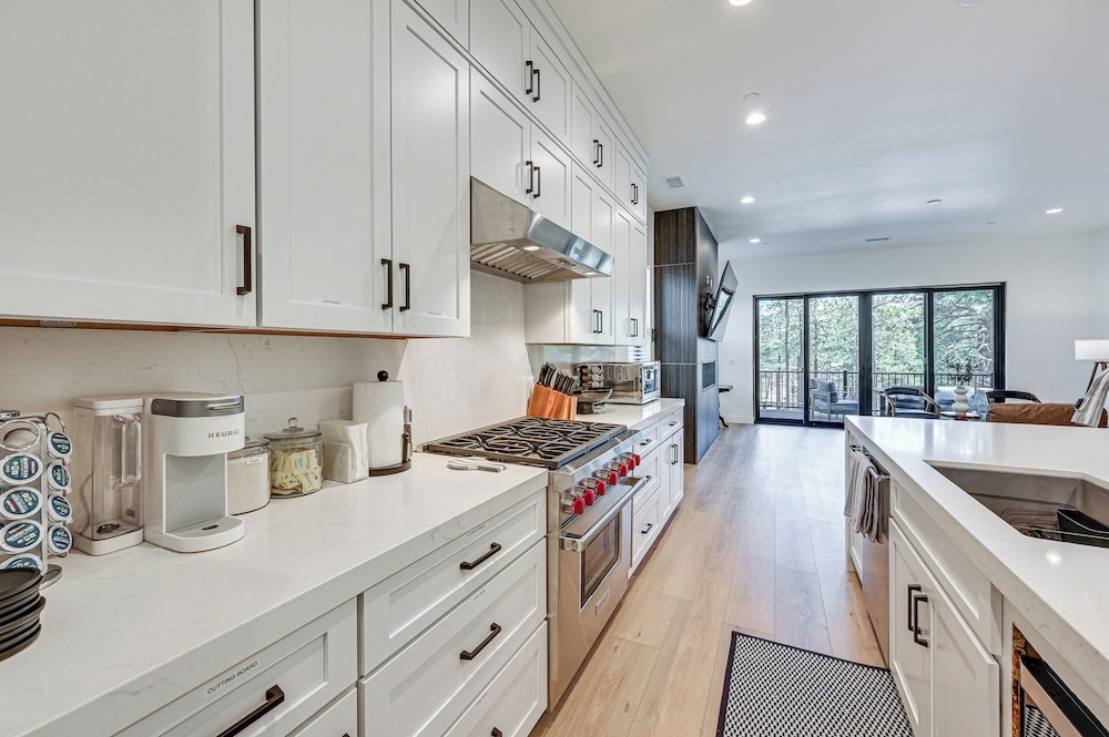 Flagstaff Group Getaway W/ Game Room & Deck - Flagstaff, AZ