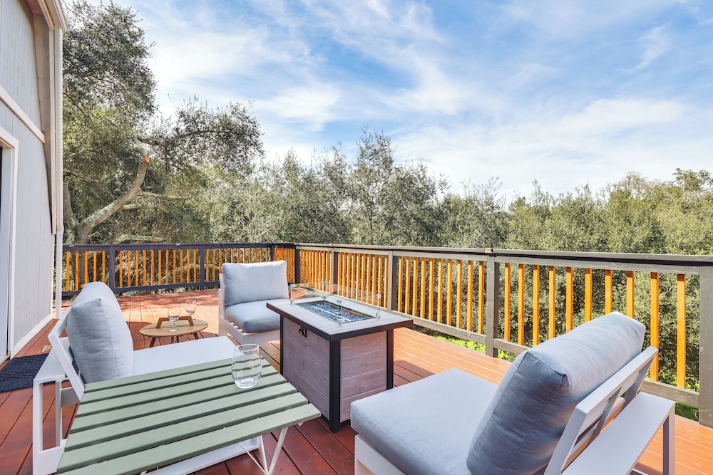 North San Diego Retreat W/deck, Fire Pit Table! - Valley Center, CA