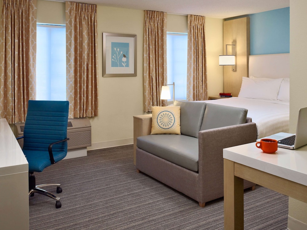 Modern Comfort In Houston's Shopping Hub! Close To Galleria Mall! - Houston, TX