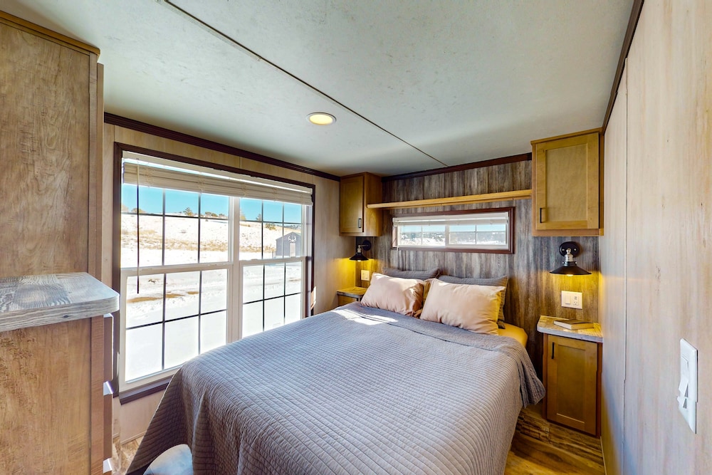Sunlit Cabin On 1,800-acre Ranch With Animals, Mountains, Games & Firepit - コロラド州