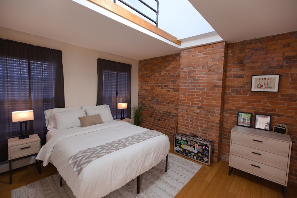 Upper Maisonette, Court Street - ミルフォード, CT