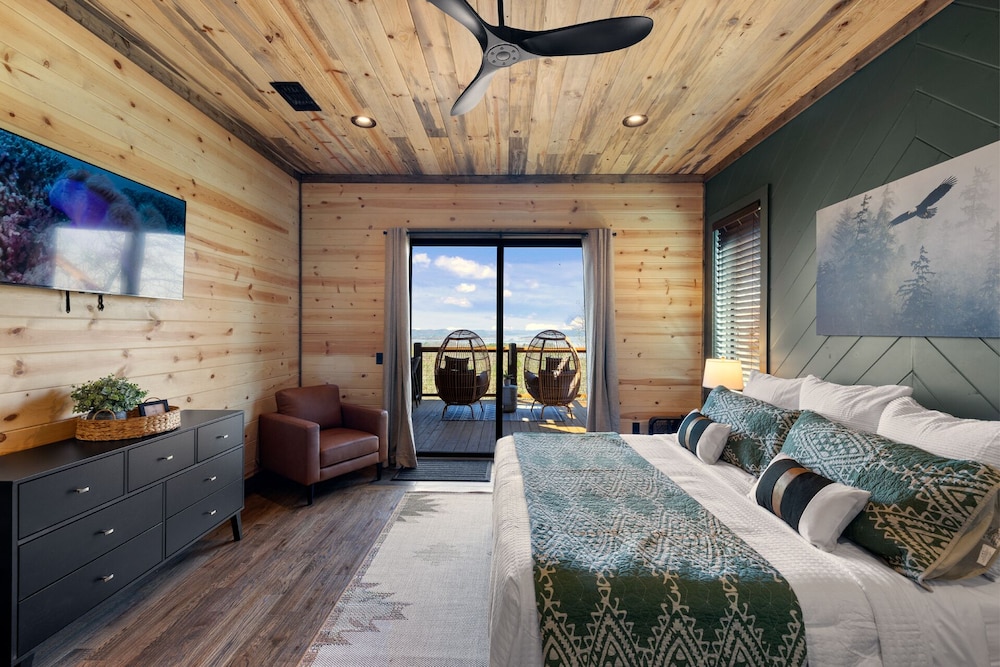 Wonderstruck Luxury Cabin🌟stunning Lake Views🌟-hot Tub-gameroom-hike To River! - Broken Bow, OK
