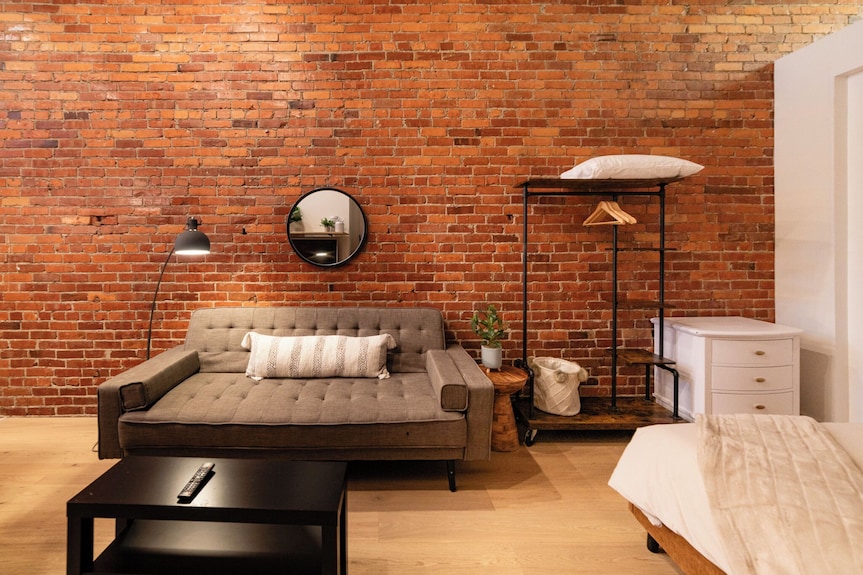 Vintage Charm, Comfortable & Fully Equipped Studio Apartment In Downtown Grand Forks - Grand Forks