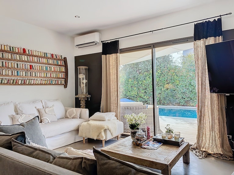 Villa Moderne à Saumane-de-vaucluse : éLégance Contemporaine, Proximité Du Golf - Cavaillon