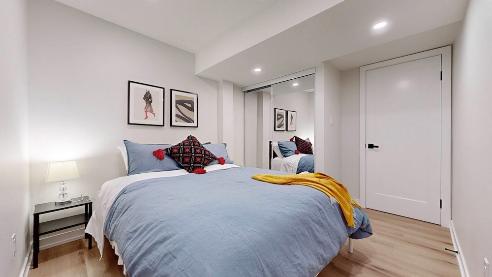 Brand New Furnished 2bdr Basement Apt-in The Heart Of Toronto - Mississauga