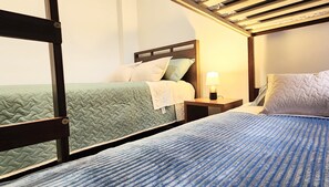 Apartamento Familiar | Edredões de penas, secretária