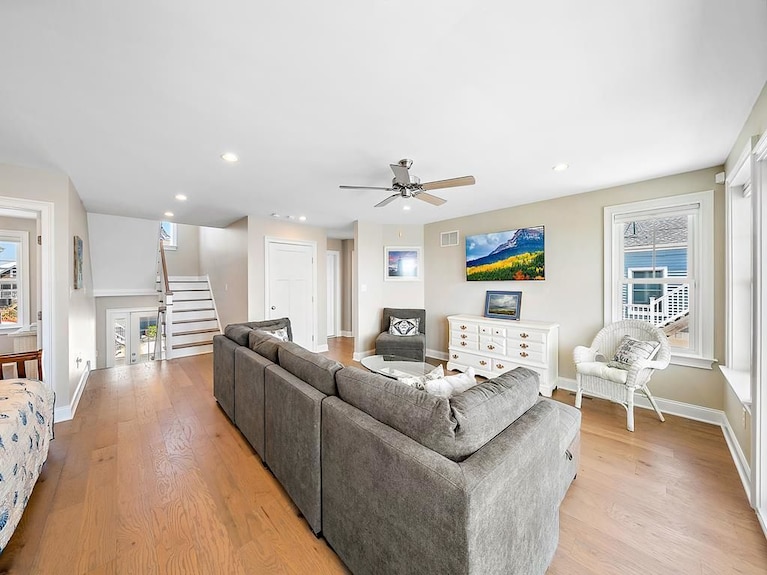 Bay And Beach Views, Sunsets Galore! Elevator, Heated Saltwater Pool\n - Long Beach Island, NJ