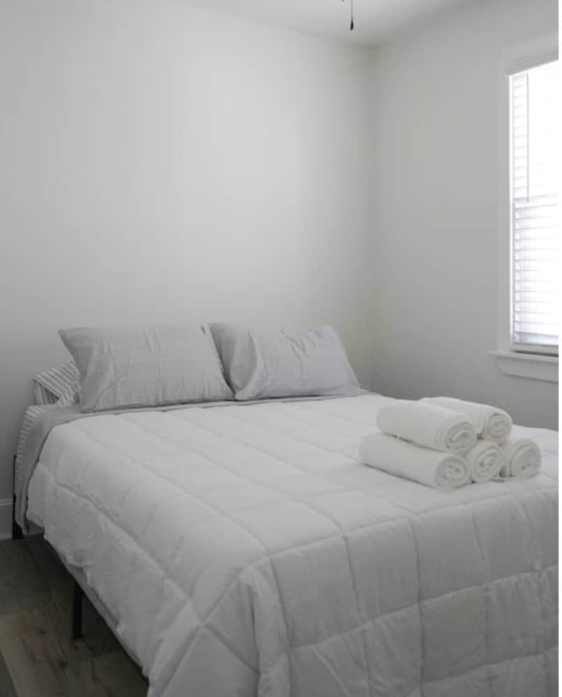 New 3 Bedrooms 1 Bath Apartment 4 Blocks To The Beach In Wildwood - Wildwood, NJ