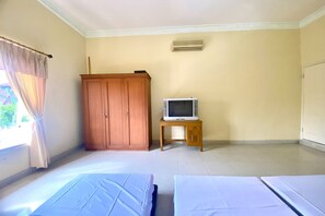 Quarto Individual Básico | Roupa de cama fornecida