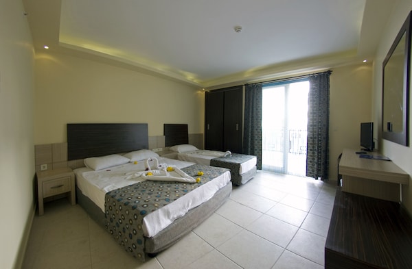 Arabella World Hotel - Авсаллар