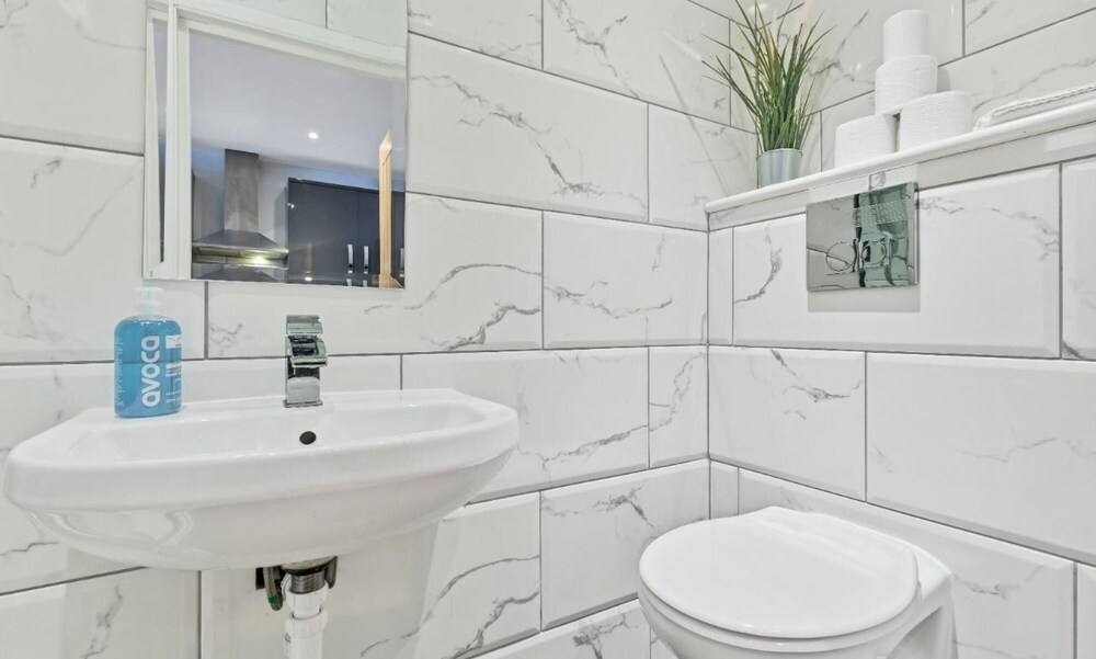 Rainbow Studio - Spacious City Centre - Close To Sea - Sleeps 1 To 3 Guests - Brighton