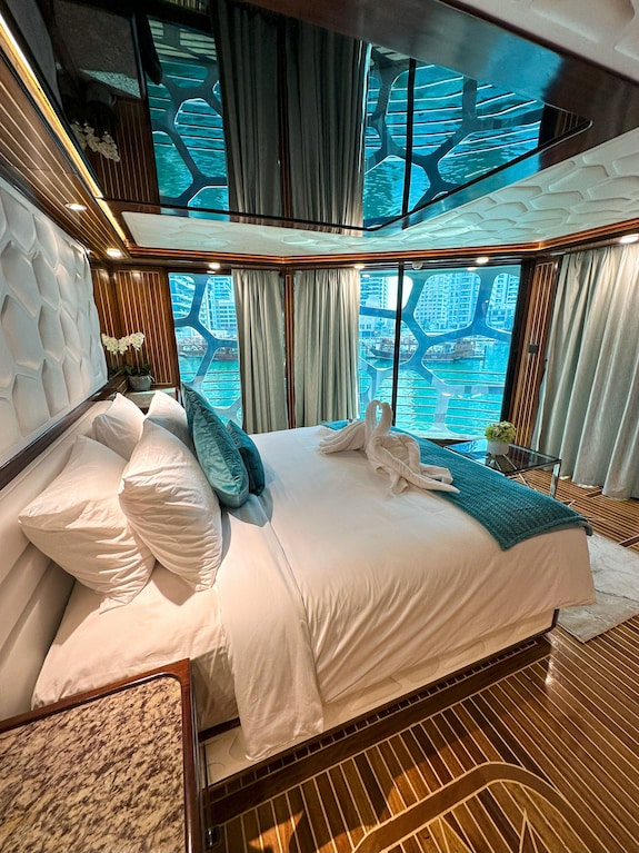 Superyacht Overnight Experience - Orchid - Dubai