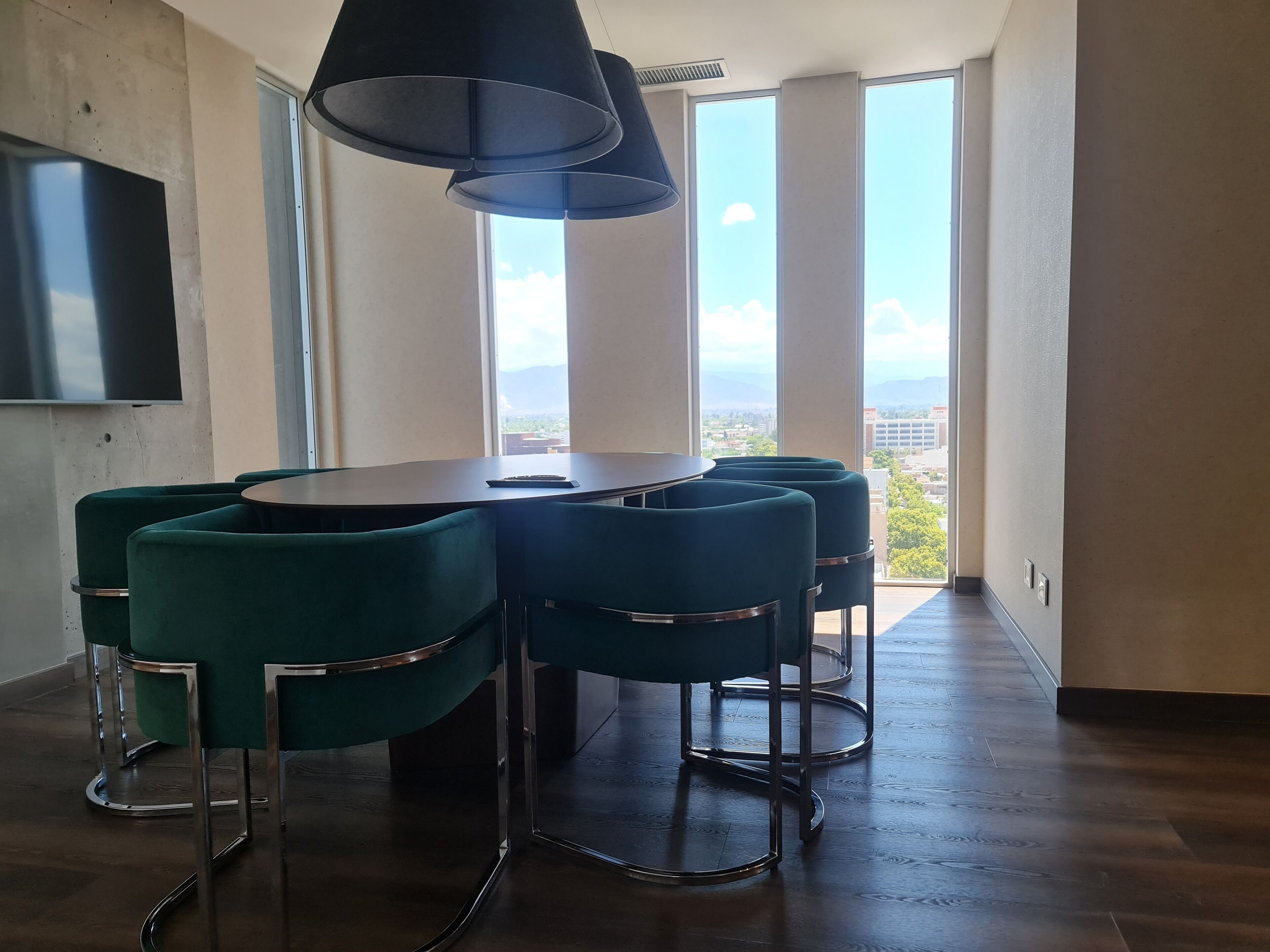 Suíte presidencial | Sala de estar | Smart TV 50 polegadas com canais a cabo