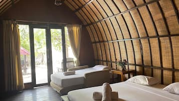 Bungalow Tradicional, varanda, vista para o jardim | 1 quarto, cofre no quarto, secretária, Wi-fi grátis