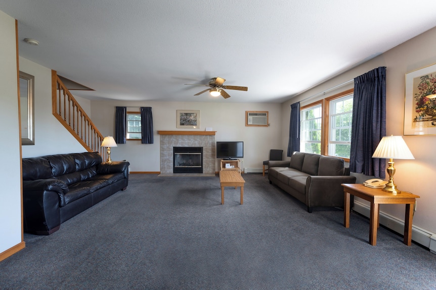 Adirondack Retreat Inn & Suites - Deluxe Rental House - Lake George, NY