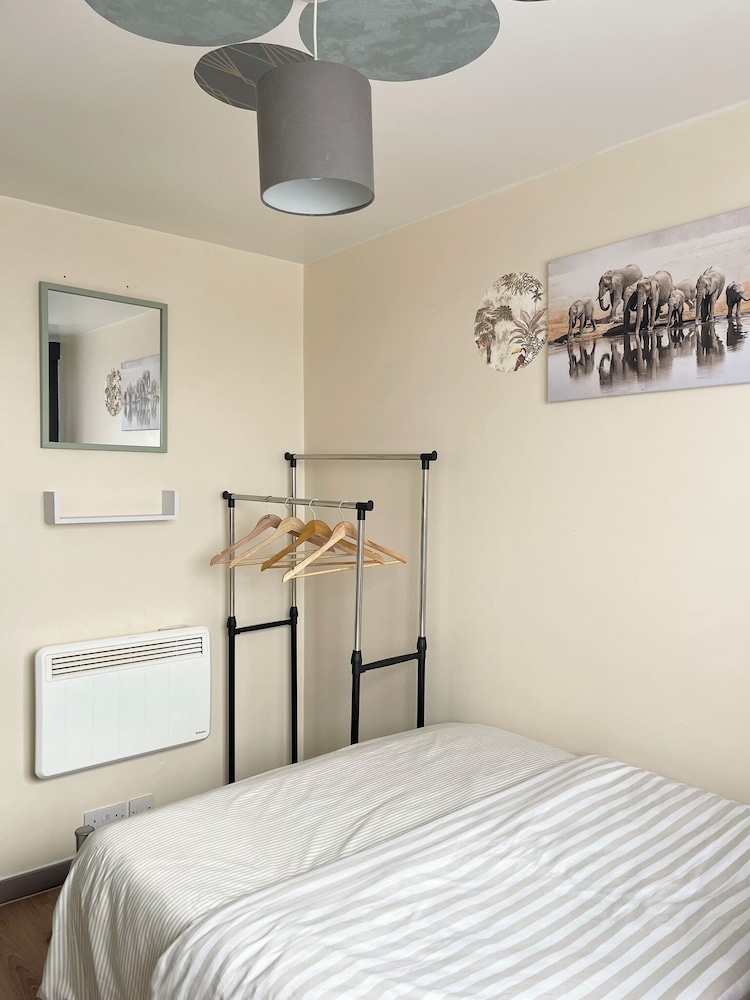 Penn Gardens - Two Bedroom Apartment - Dagenham