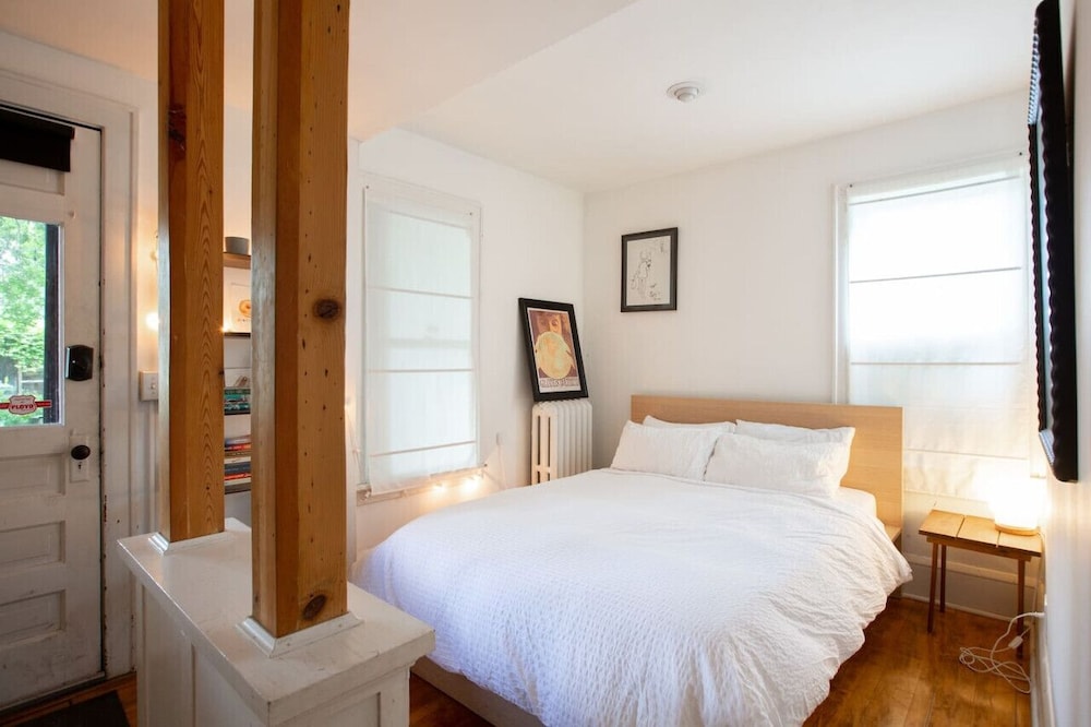 Super Cool Storefront House With Sauna! - Minnesota