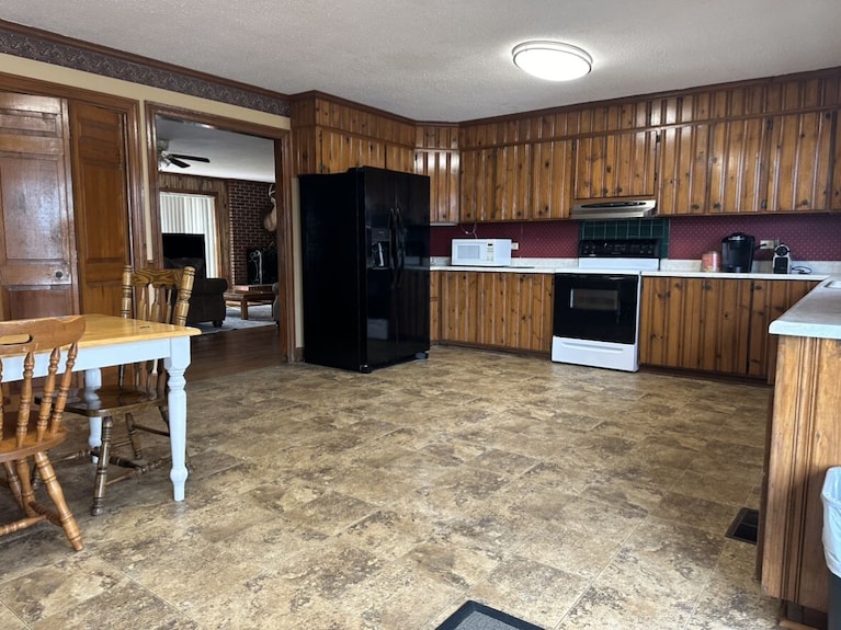 Delightful Farmhouse 4-bedroom 2 Full Bathrooms Located In Marshallville, Ga - Floride