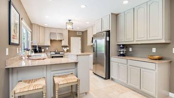 Casa, várias camas (Southern Breeze) | Cozinha privada