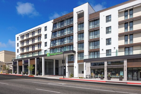 Holiday Inn & Suites Monterey Park Los Angeles By Ihg - Alhambra, CA