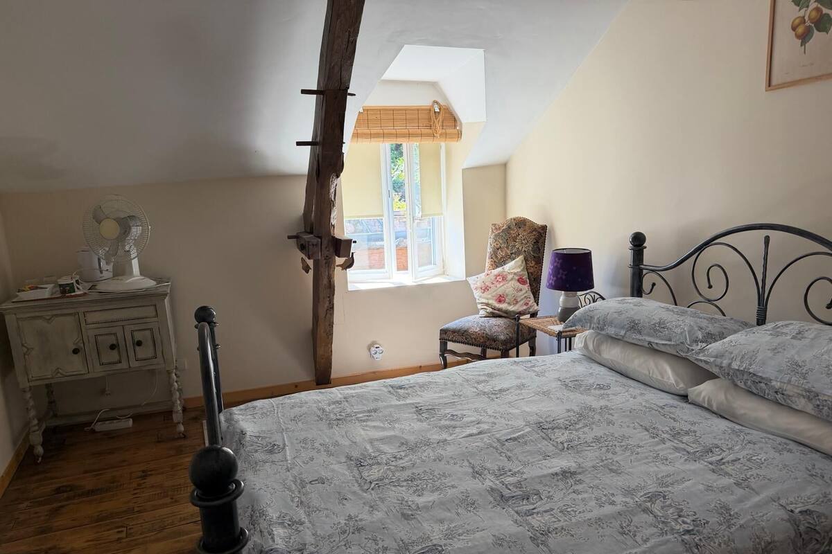Quarto casal standard, vista para o jardim | Wi-Fi de cortesia, roupa de cama