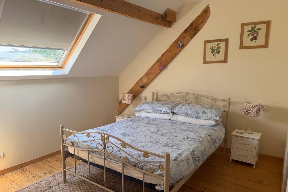 Quarto casal standard, vista para a montanha | Wi-Fi de cortesia, roupa de cama