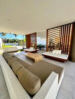 Apartamento | Área de estar | Smart TV 58 polegadas com canais digitais, Netflix, filmes pagos