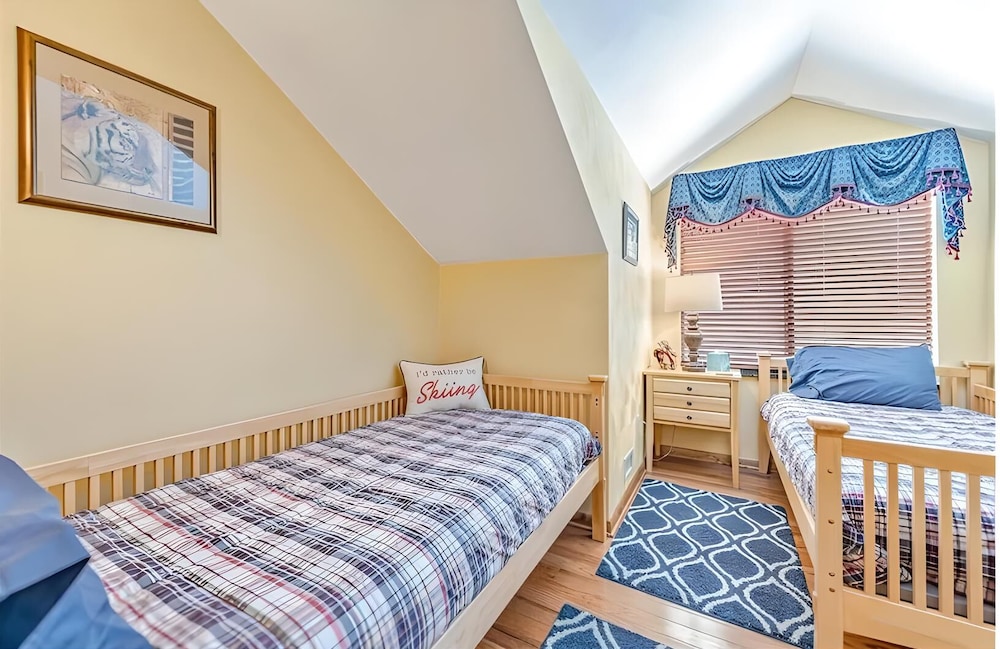 Spacious 4-bedroom Ski-in/ski-out Condo On Seven Springs Mountain Resort - Seven Springs, PA