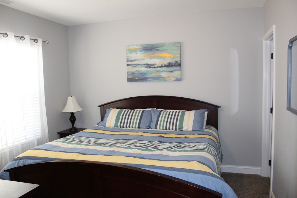 Fantastic lake house Laid Back Living with gorgeous views of Norris ...