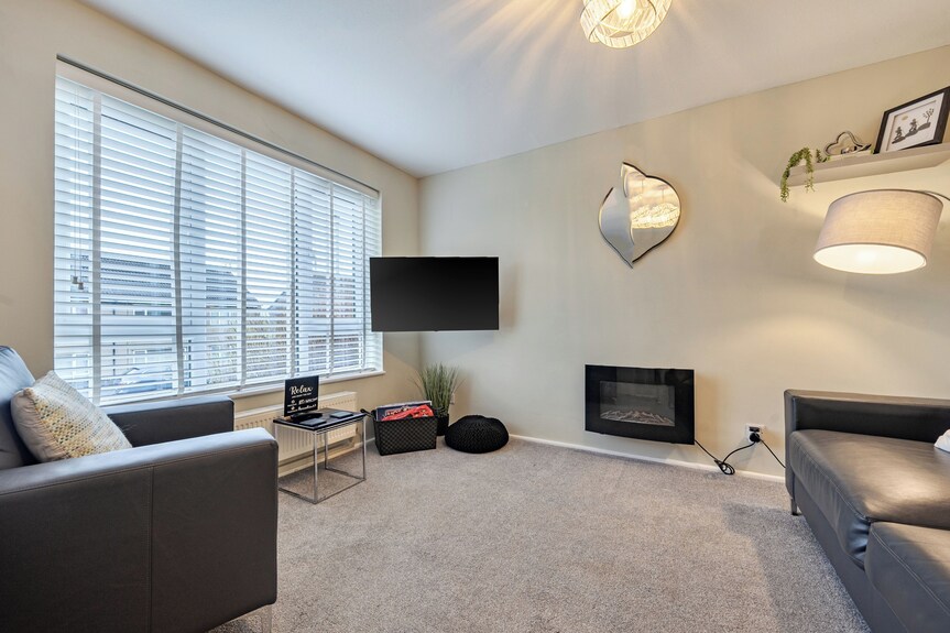 2 Bed House - Sleeps 4 - Garden - Parking - Wifi - Kendal