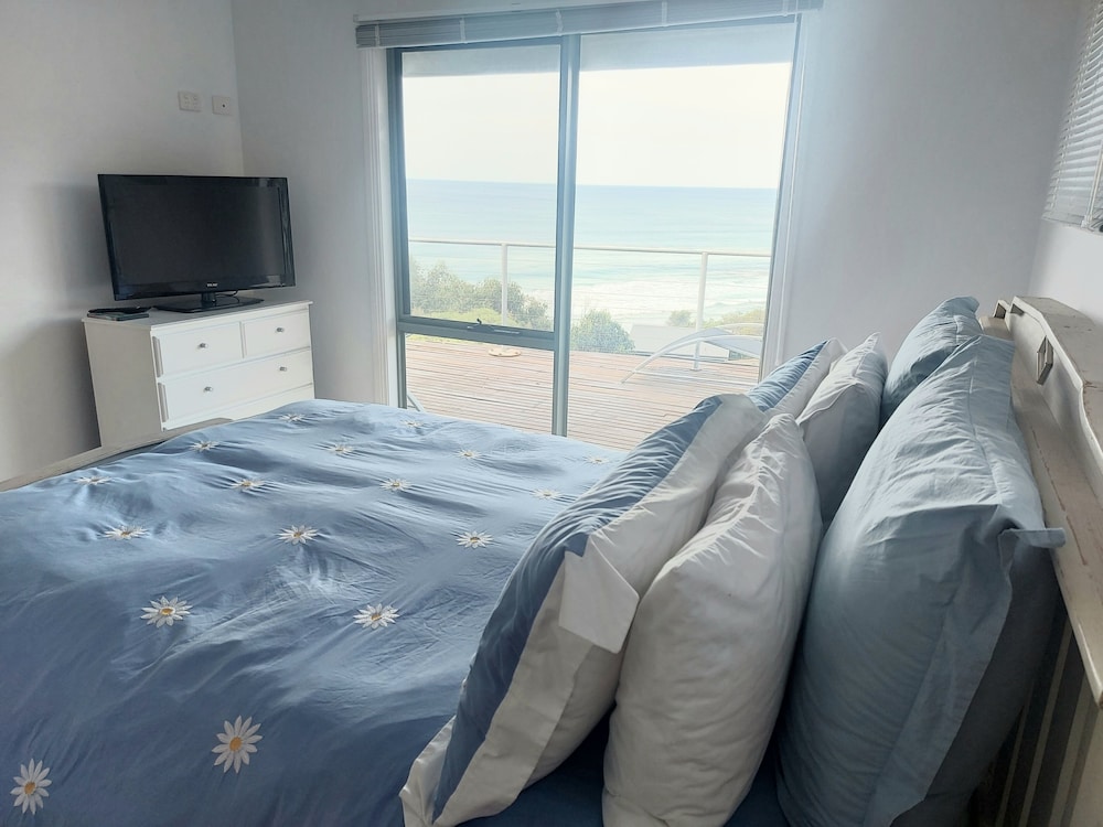 Beach House With Stunning Ocean Views From Every Room! - Lorne