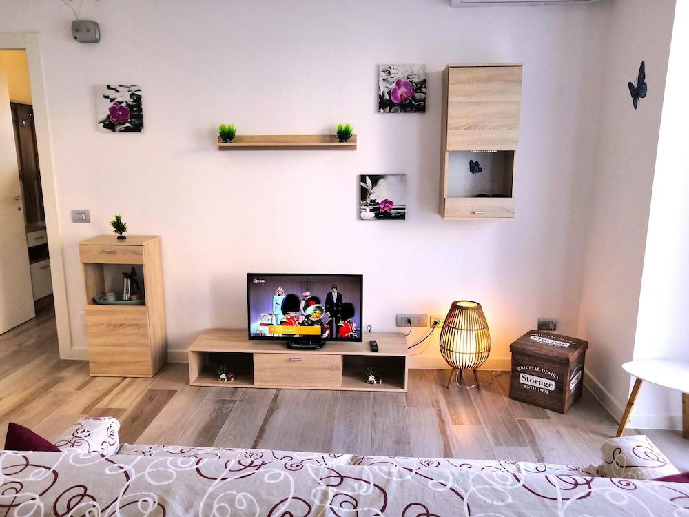 Butterfly Apt In Suna With Garage, Wifi And A/c - Verbania